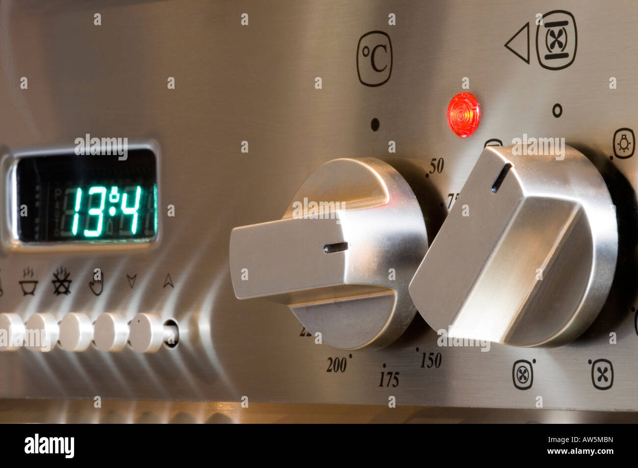 Cooker controls knobs -Fotos und -Bildmaterial in hoher Auflösung – Alamy