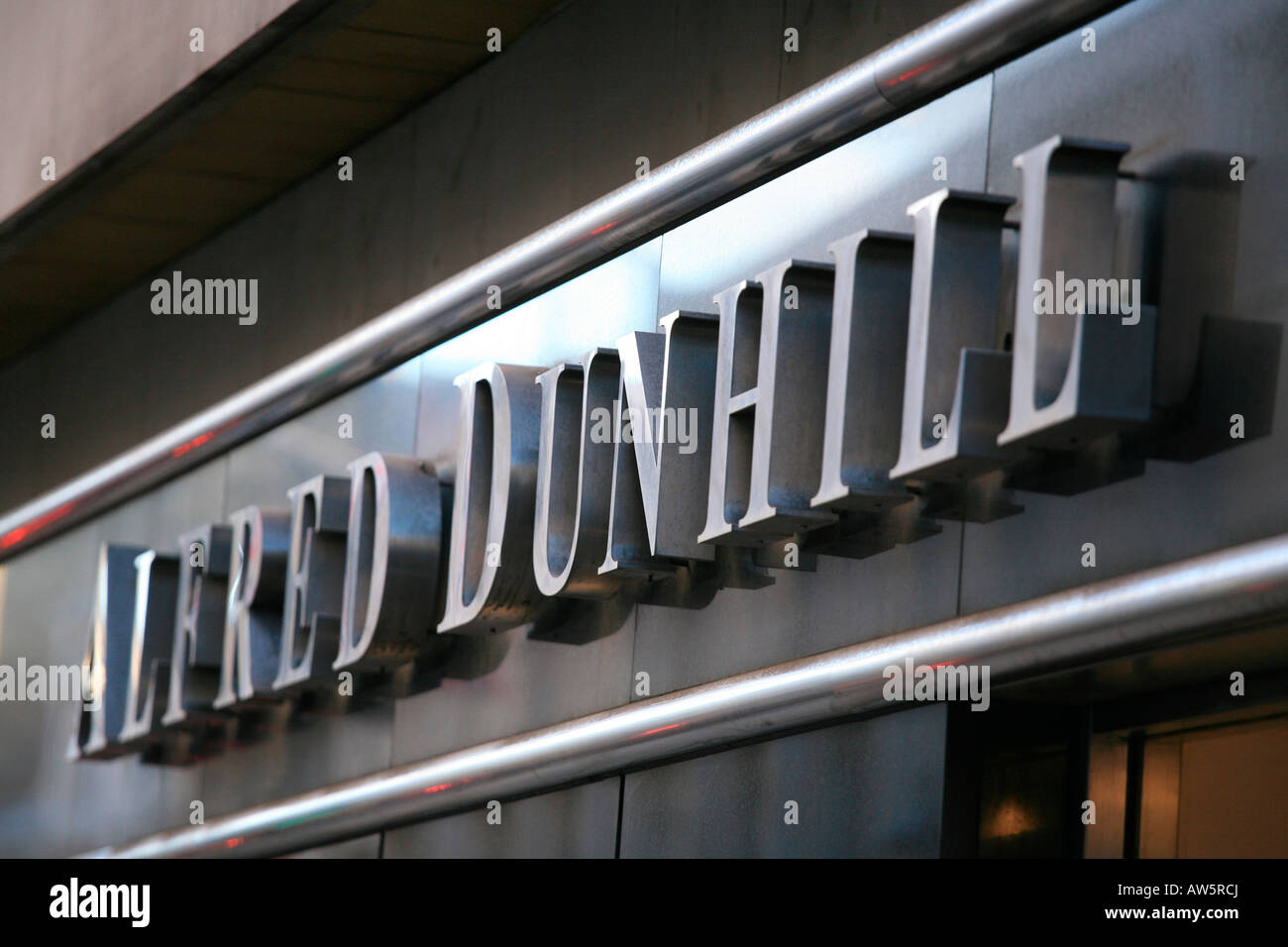 Alfred dunhill london -Fotos und -Bildmaterial in hoher Auflösung – Alamy