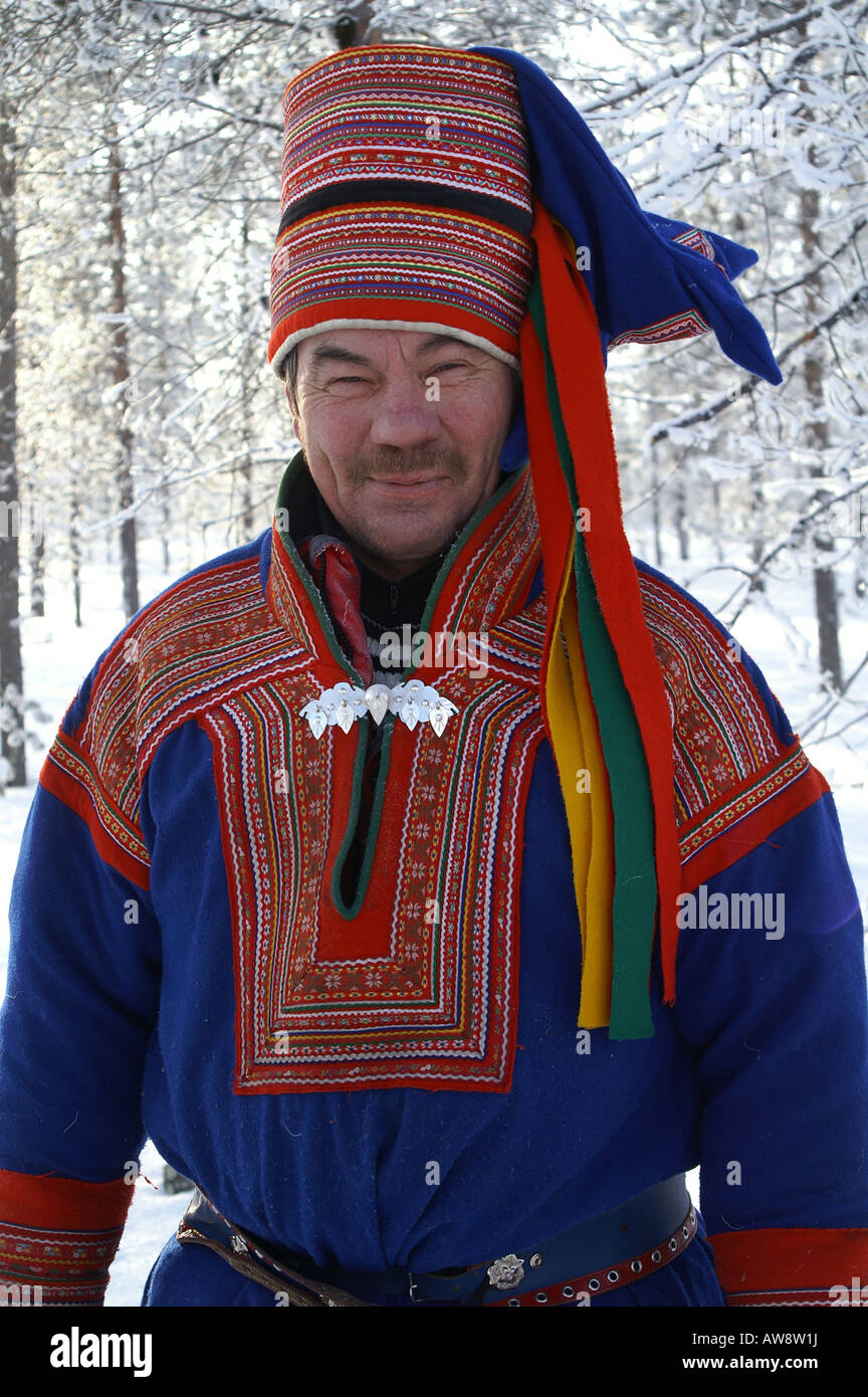 Laplander in traditioneller Tracht. Sami Tracht Stockfotografie - Alamy