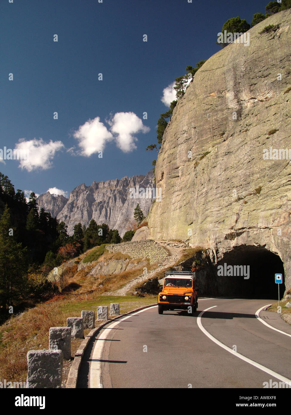 Susten pass tunnel switzerland -Fotos und -Bildmaterial in hoher ...