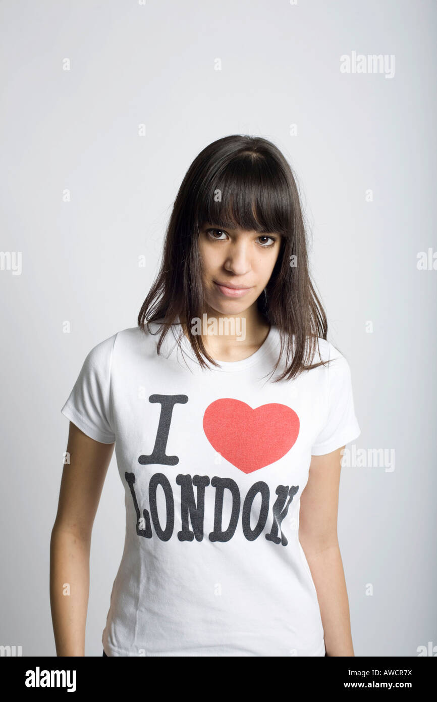 Sloe eyed woman -Fotos und -Bildmaterial in hoher Auflösung – Alamy