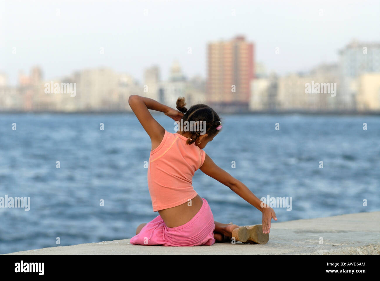 Havana Cuba Girls Malecon Stockfotos und -bilder Kaufen - Alamy
