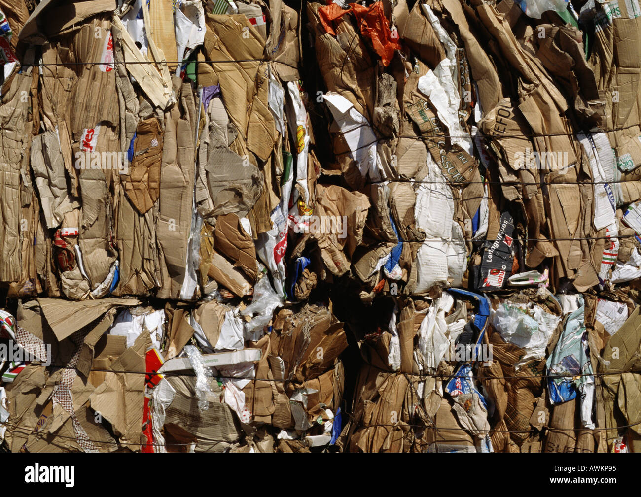 Waste Paper Bundled Recycling Stockfotos & Waste Paper Bundled ...