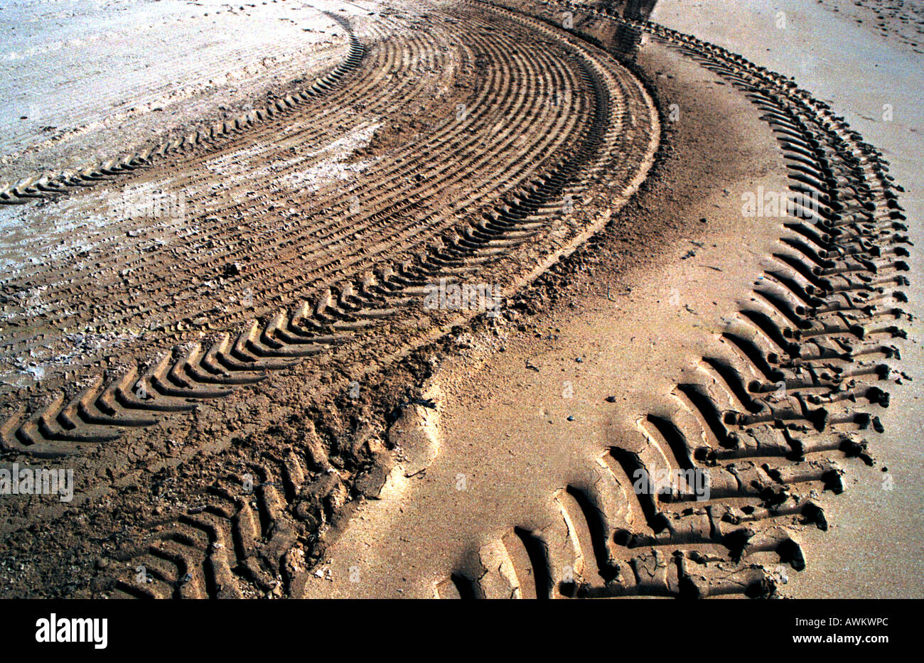 Reifenspur grafik -Fotos und -Bildmaterial in hoher Auflösung – Alamy