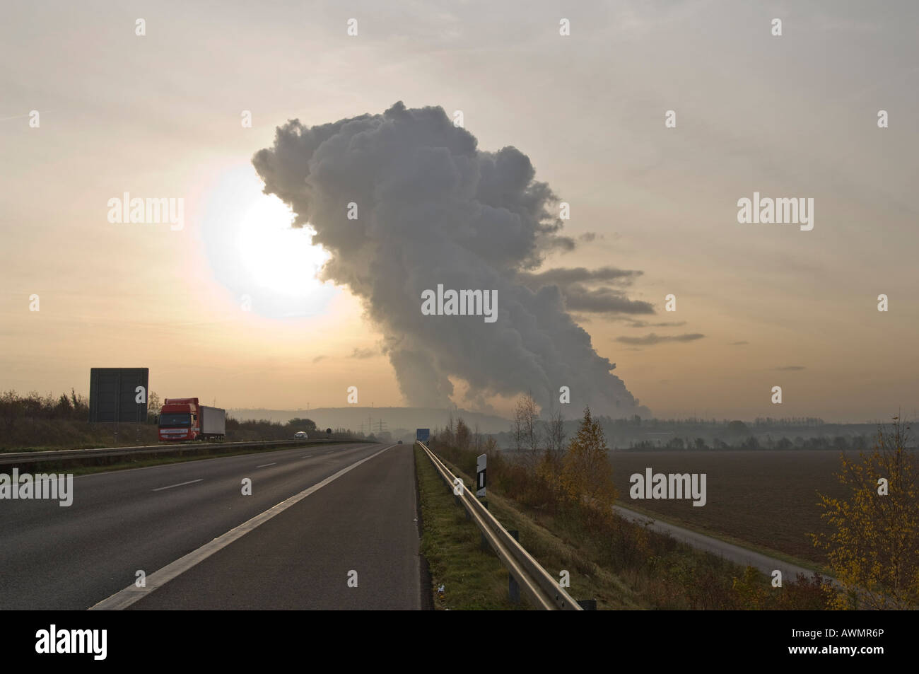 Kohlenstoff co2 emission -Fotos und -Bildmaterial in hoher Auflösung ...