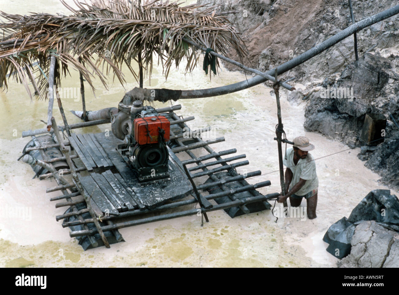 Brasilien GOLD MINERS im Regenwald Regenwald Amazonas Foto Julio ...