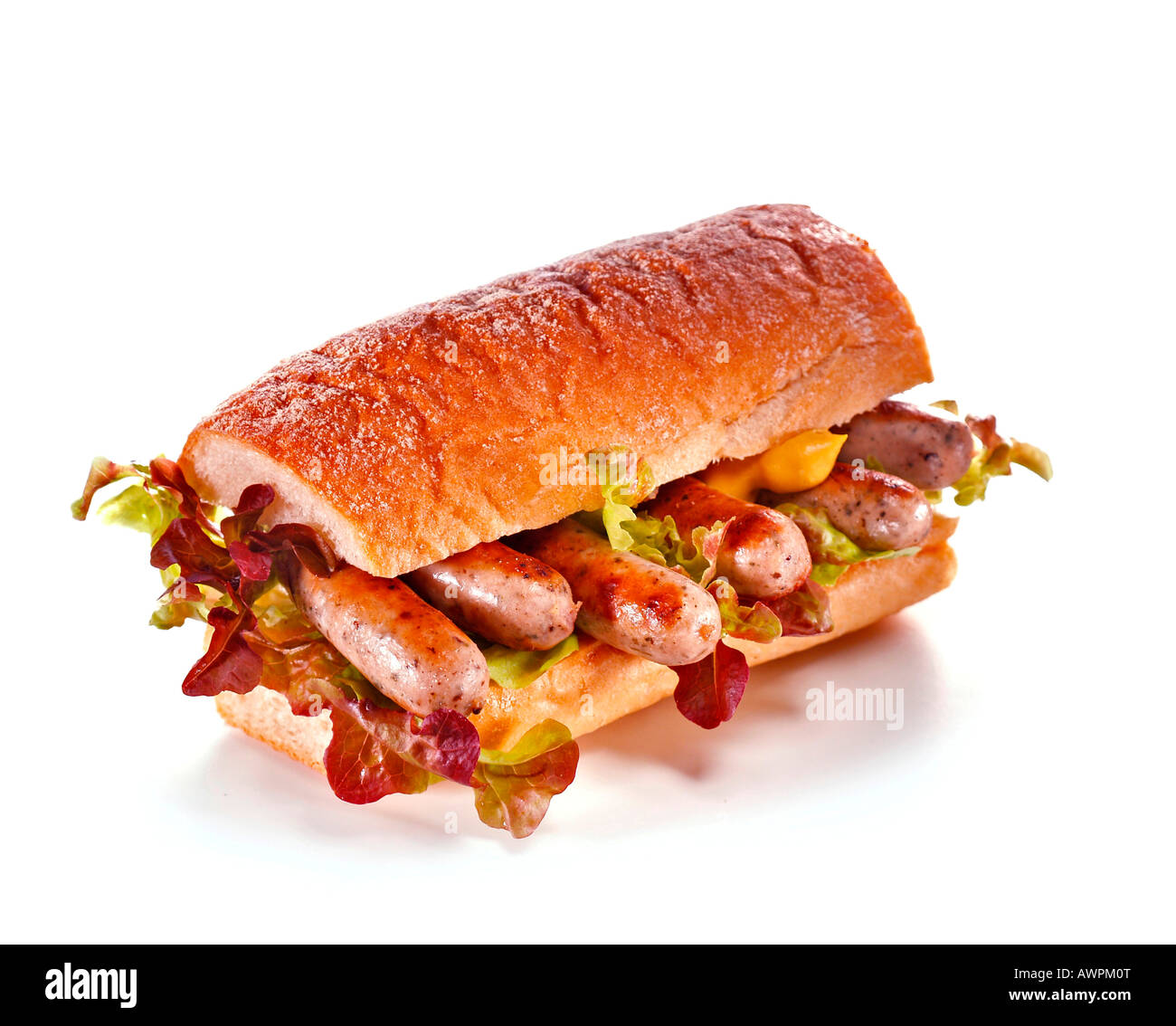 Bratwurst im brötchen -Fotos und -Bildmaterial in hoher Auflösung – Alamy