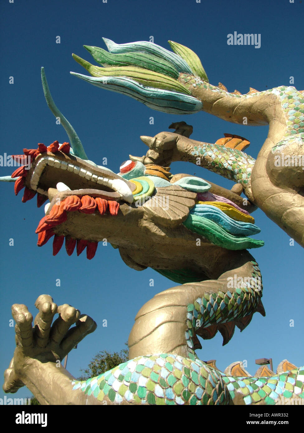 Amusement park dragons -Fotos und -Bildmaterial in hoher Auflösung – Alamy