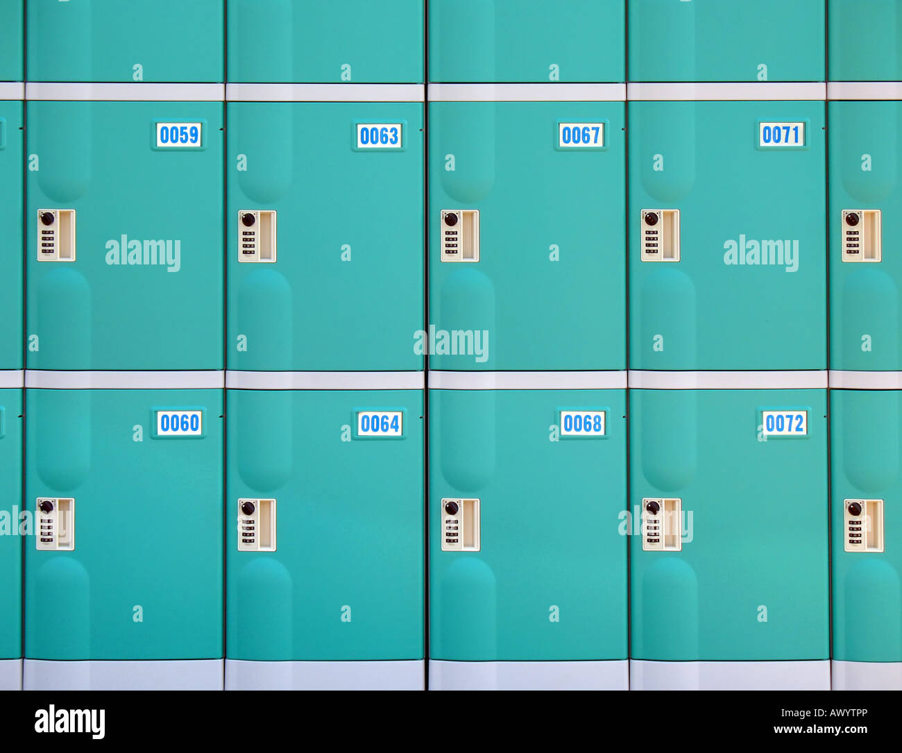 Reihen von Schließfächern Stockfotografie - Alamy