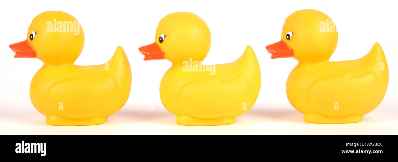 Plastikenten in einer reihe -Fotos und -Bildmaterial in hoher Auflösung ...