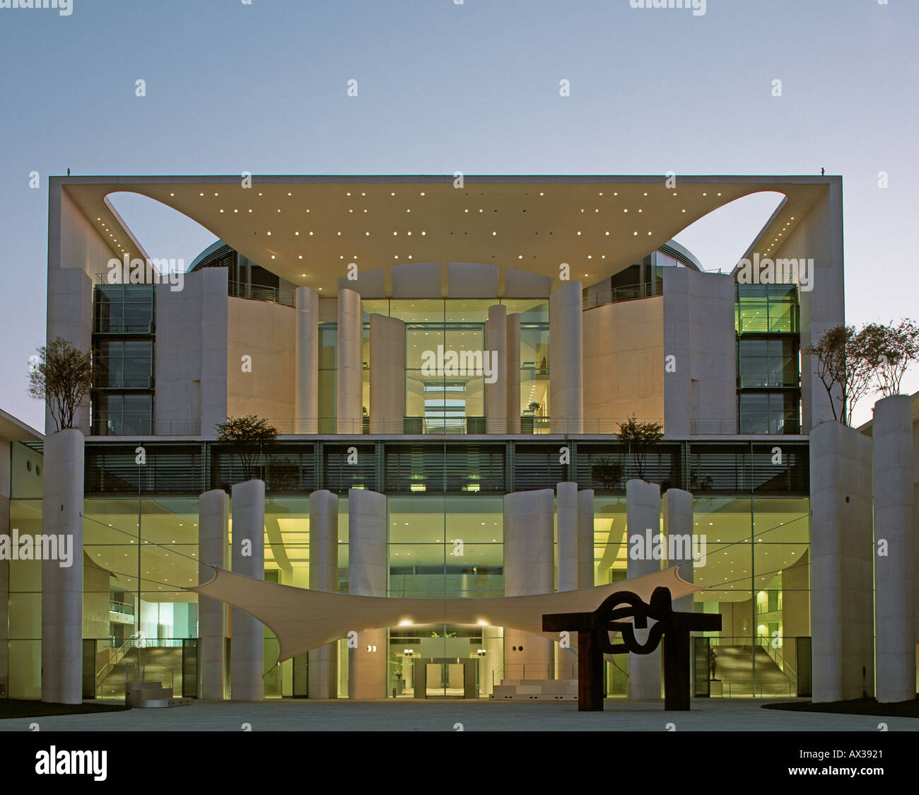 Neue Berliner Kanzleramt moderner Architektur Dämmerung Stockfotografie ...