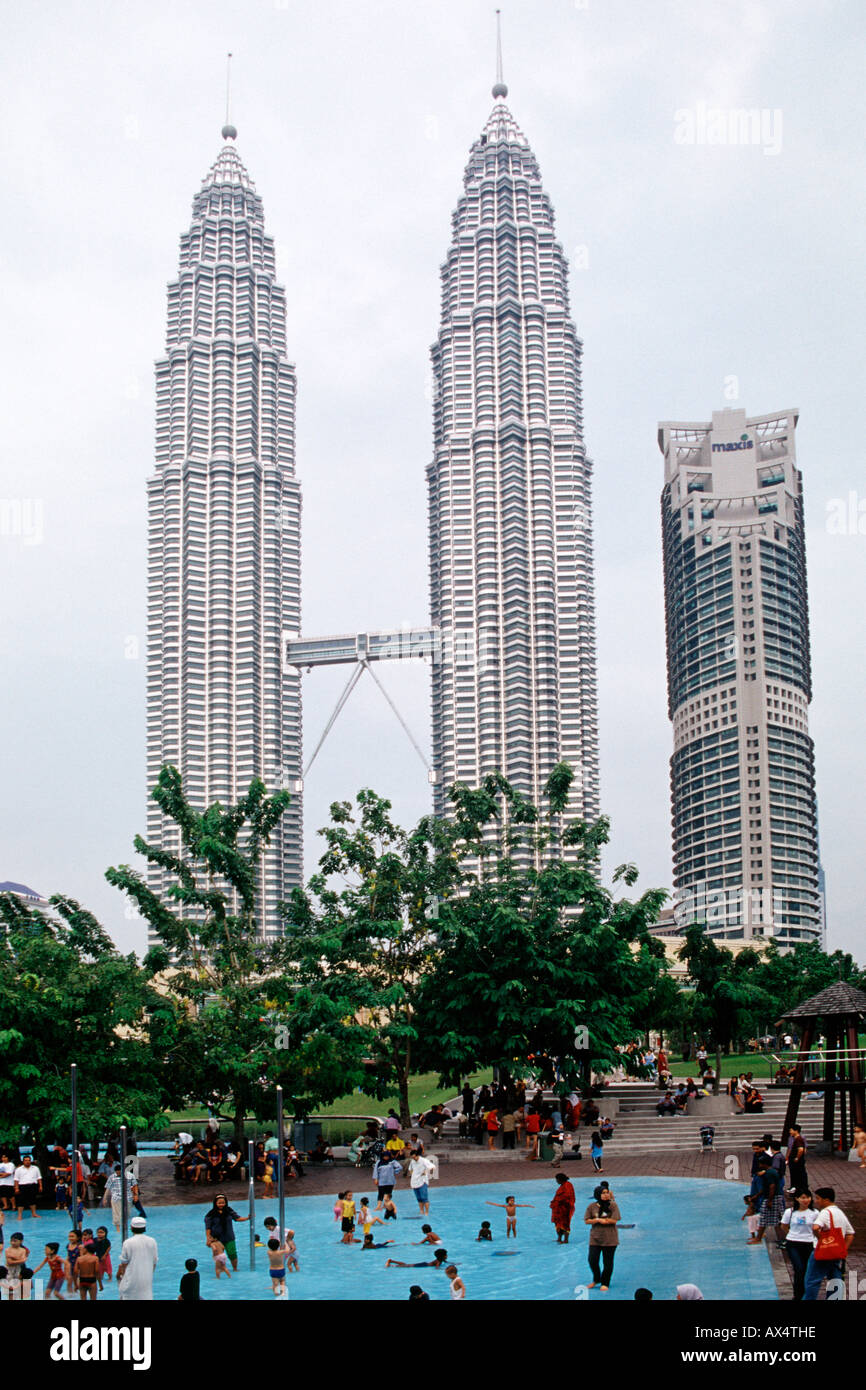 Die Petronas twin Towers in Kuala Lumpur, der Hauptstadt von Malaysia ...