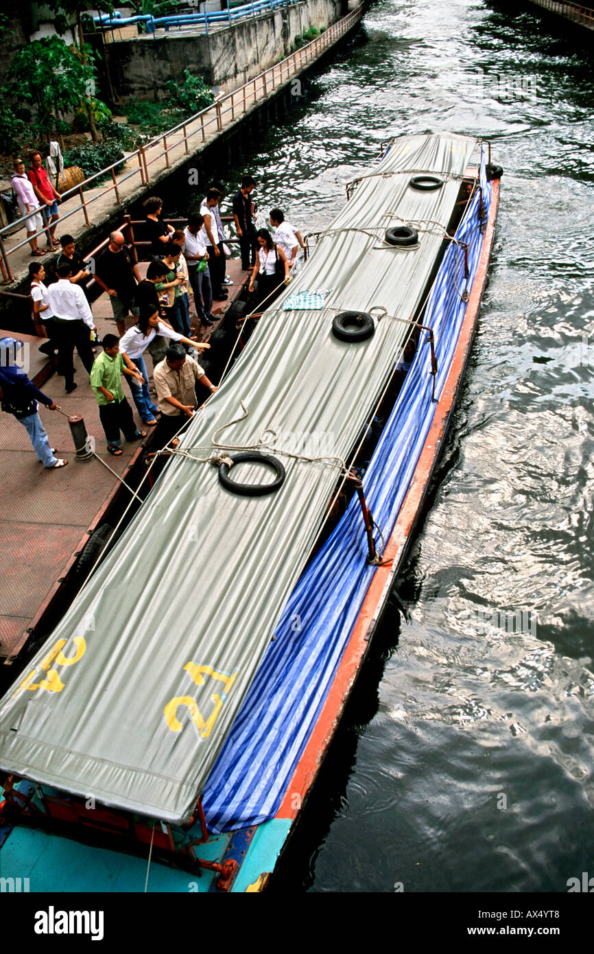 Bangkok river taxis -Fotos und -Bildmaterial in hoher Auflösung – Alamy