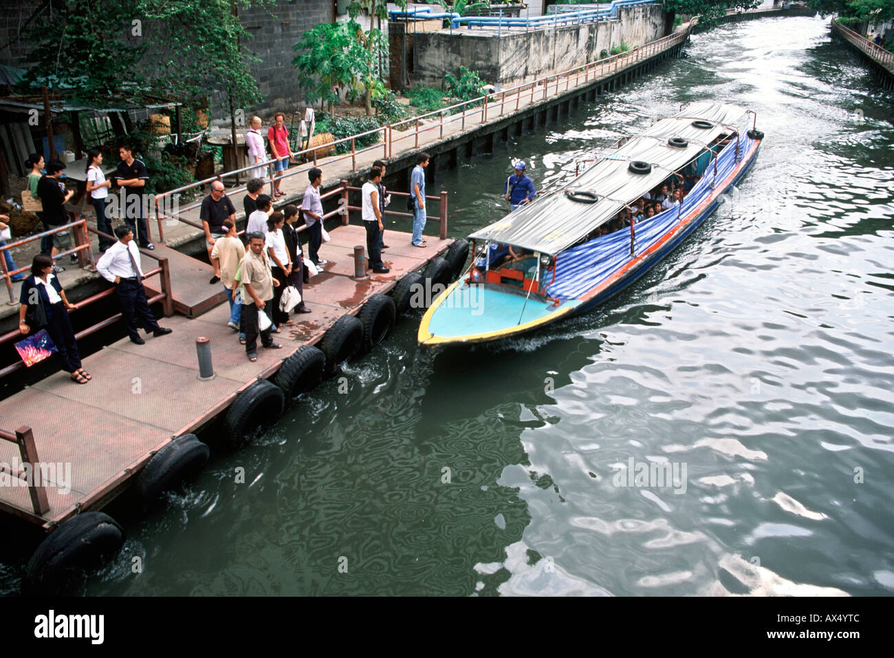 Bangkok river taxis -Fotos und -Bildmaterial in hoher Auflösung – Alamy