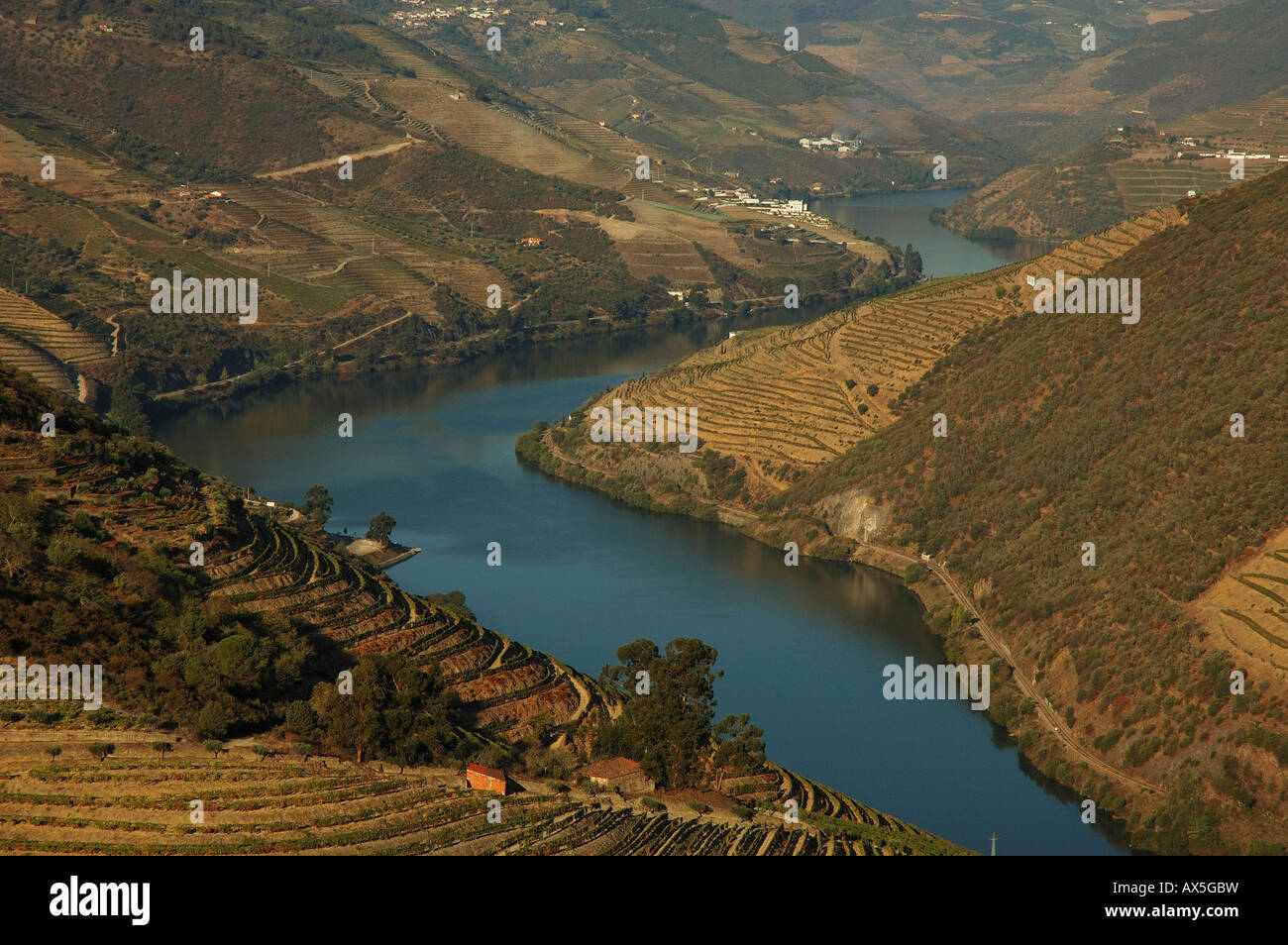 Douro fluss douro tal -Fotos und -Bildmaterial in hoher Auflösung – Alamy