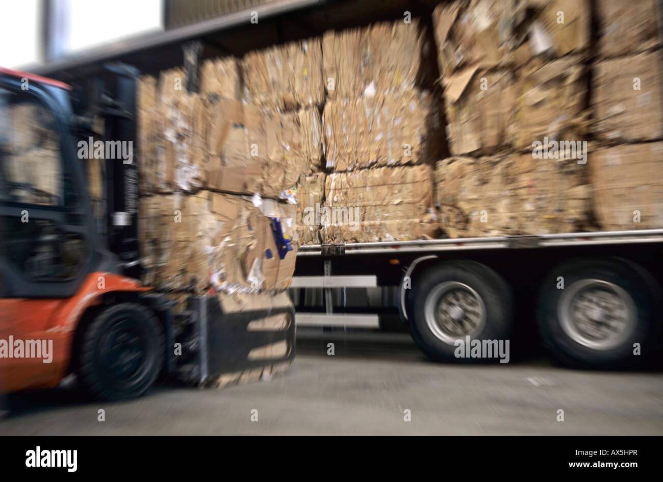 Transportmittel gabelstapler -Fotos und -Bildmaterial in hoher ...