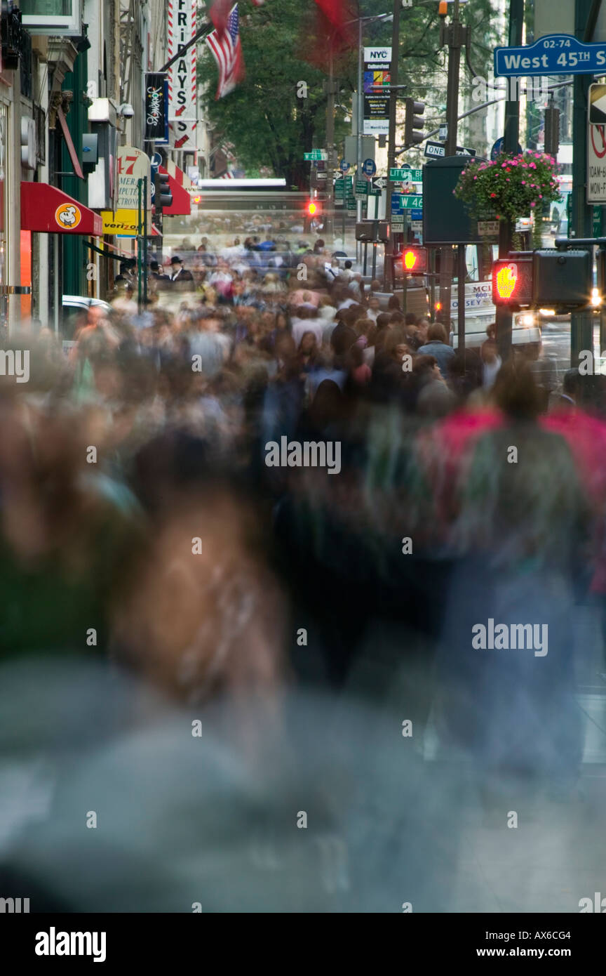 Massen von menschen oder zuschauern Stockfotos und -bilder Kaufen - Alamy