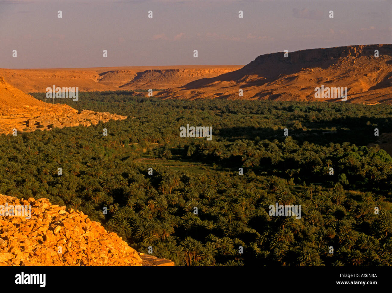 Oase im dorf oulad aissa -Fotos und -Bildmaterial in hoher Auflösung ...