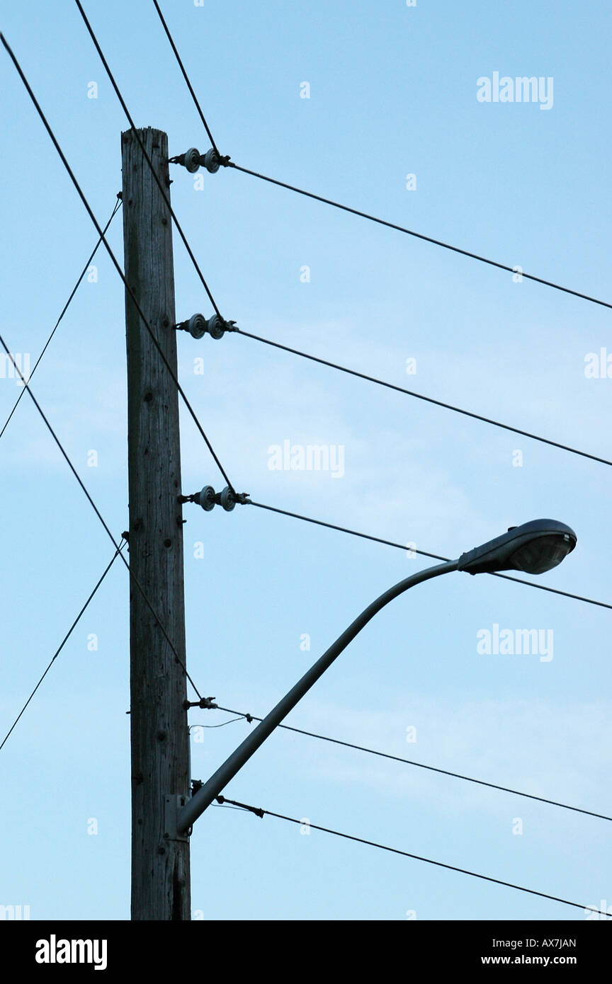 Holz telefonmast -Fotos und -Bildmaterial in hoher Auflösung – Alamy