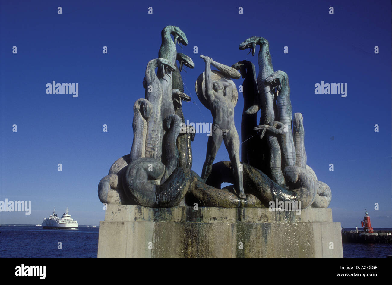 Skulptur der schlange -Fotos und -Bildmaterial in hoher Auflösung – Alamy