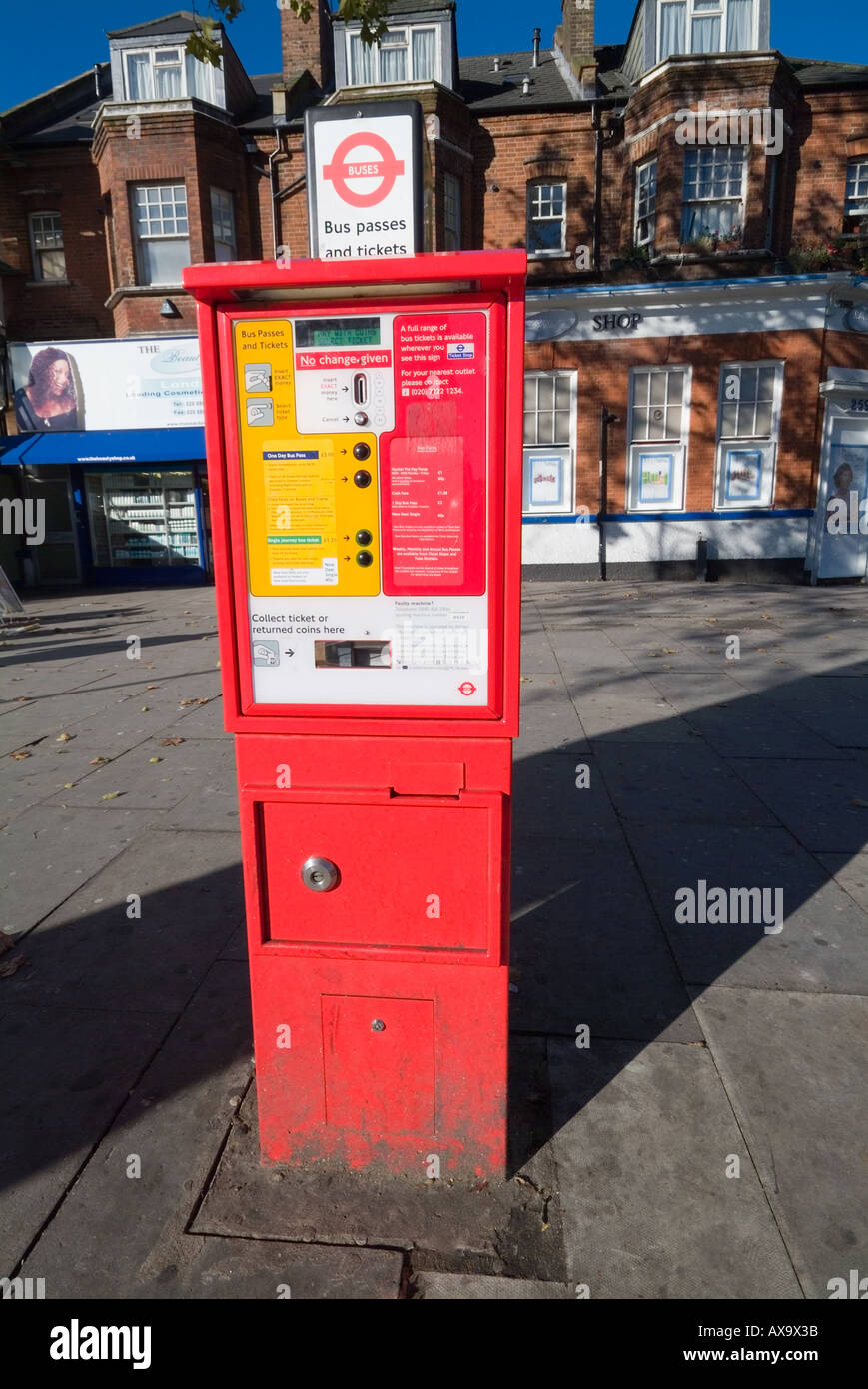 London bus ticket machine -Fotos und -Bildmaterial in hoher Auflösung ...