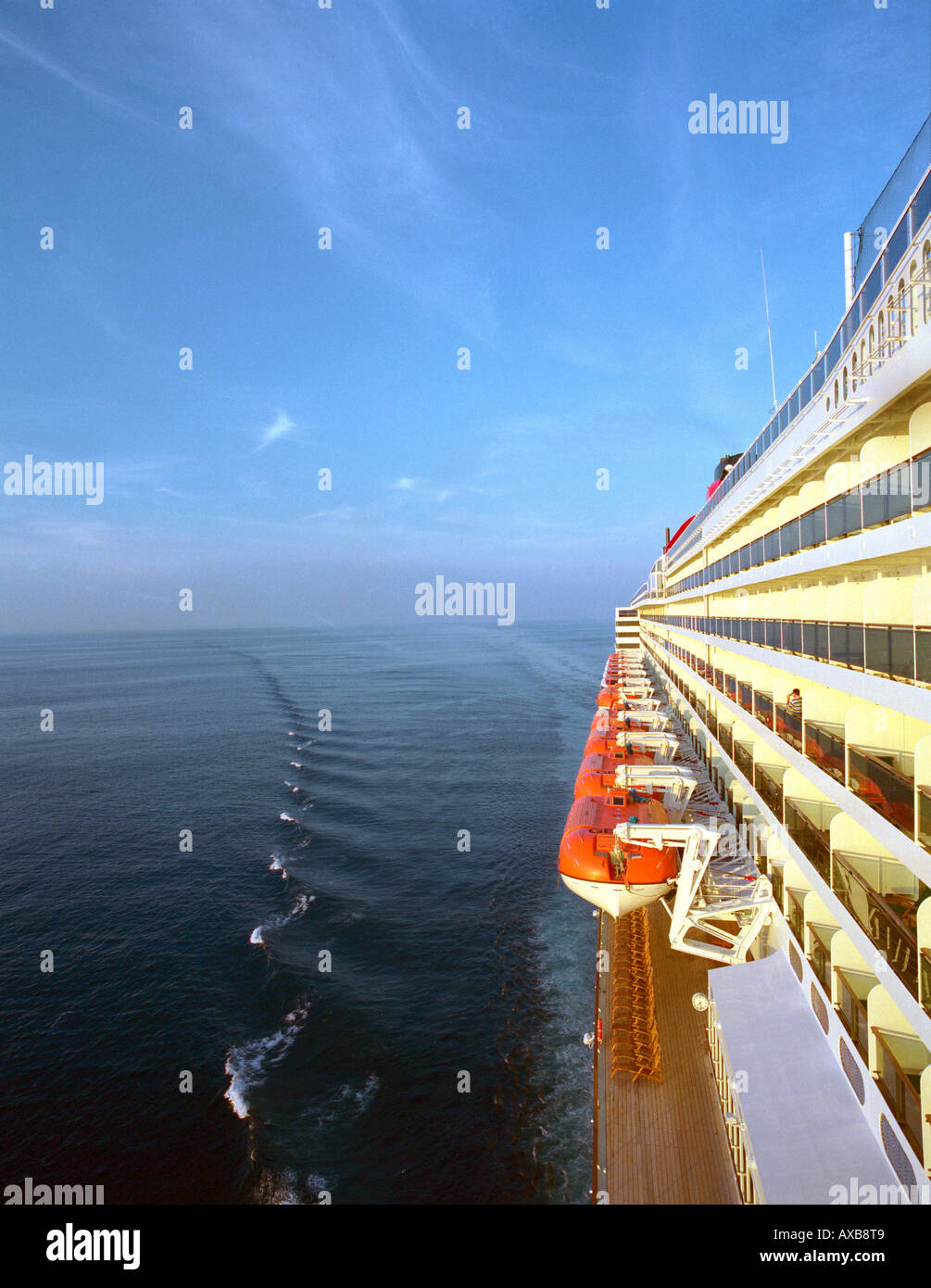 Queen mary ii cruiser -Fotos und -Bildmaterial in hoher Auflösung – Alamy