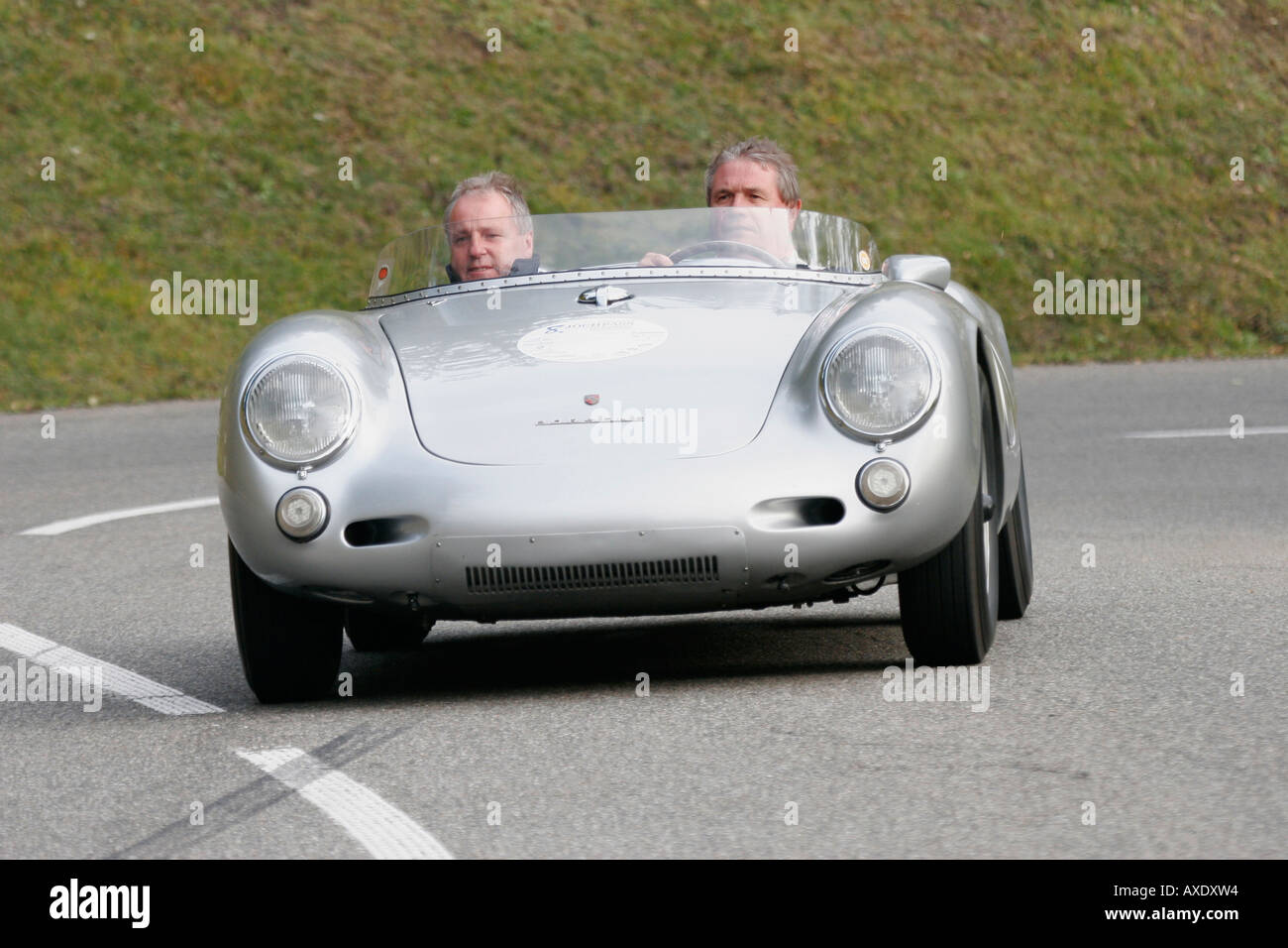 Autorennen porsche 550 spyder -Fotos und -Bildmaterial in hoher ...