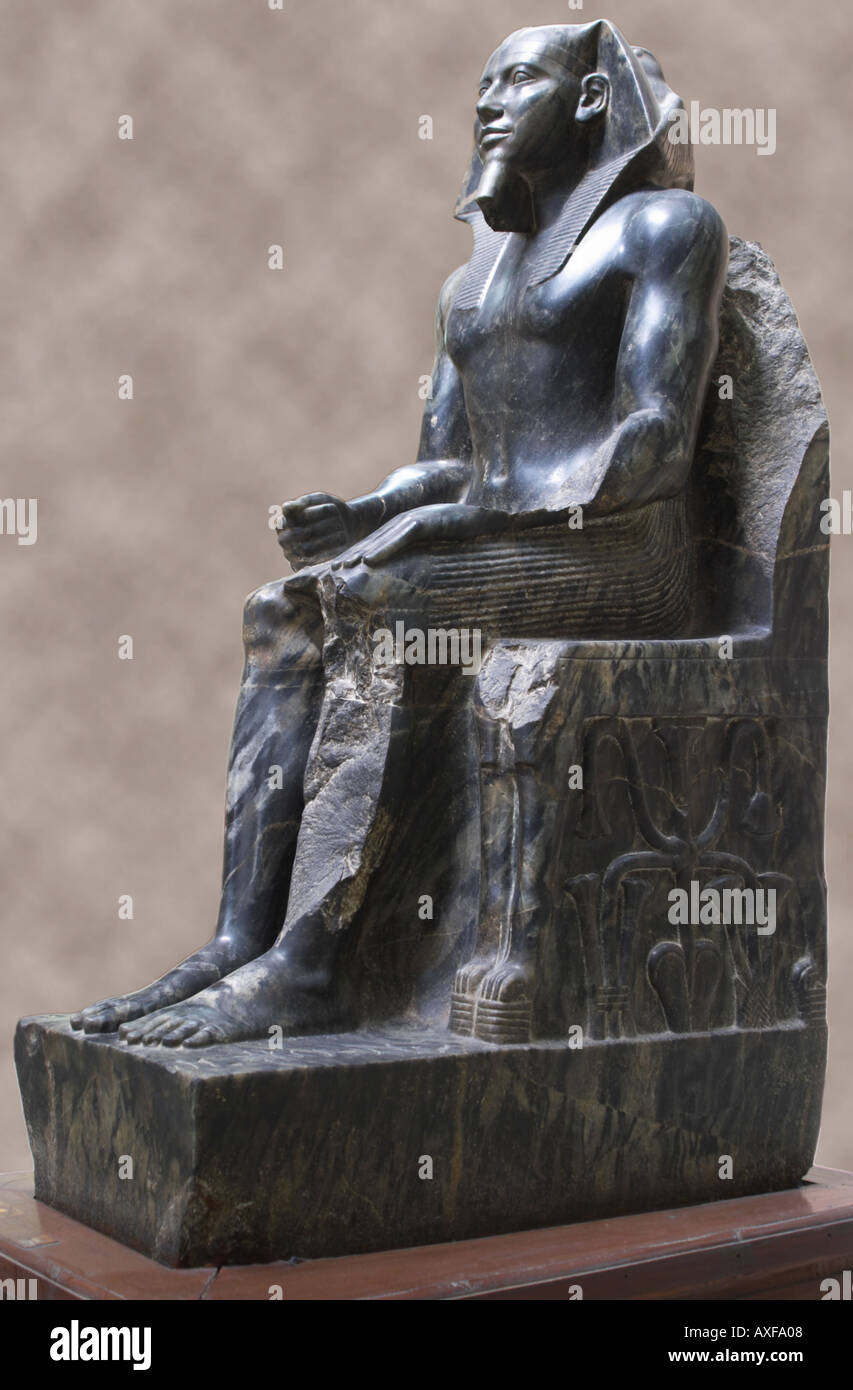 Statue von Khafron (Cheops) im Museum von Kairo. Die Statue ist aus ...