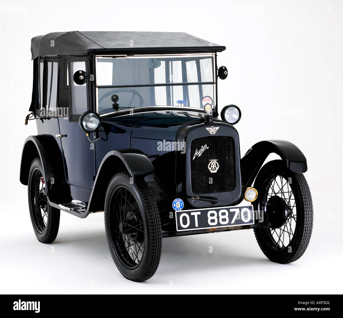 Oldtimer kleinwagen -Fotos und -Bildmaterial in hoher Auflösung – Alamy