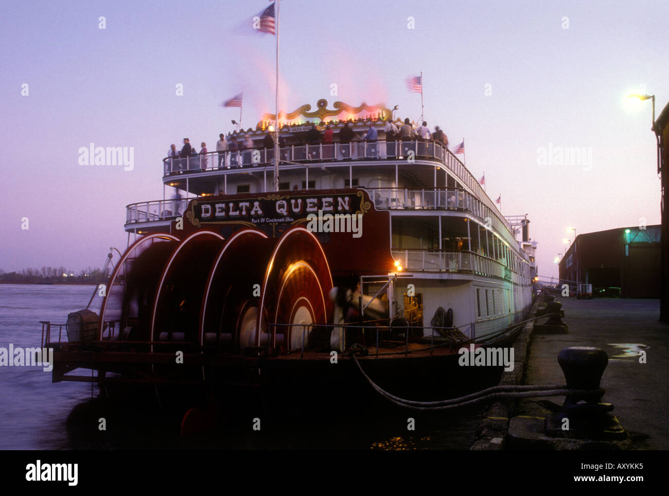 Floating casino boat -Fotos und -Bildmaterial in hoher Auflösung – Alamy
