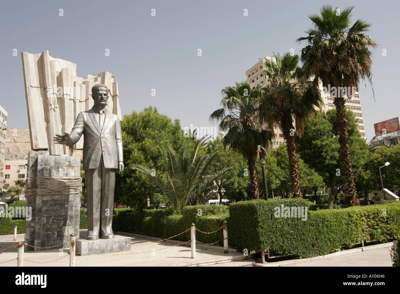 Statue des ehemaligen syrischen Präsidenten Hafez al-Assad, Damaskus ...