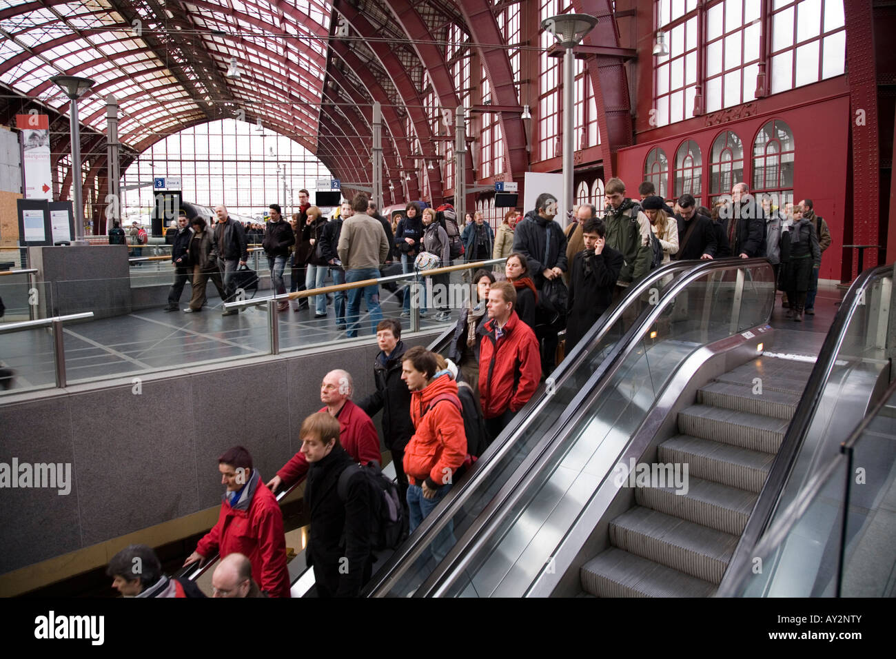 Ankunft in antwerpen -Fotos und -Bildmaterial in hoher Auflösung – Alamy