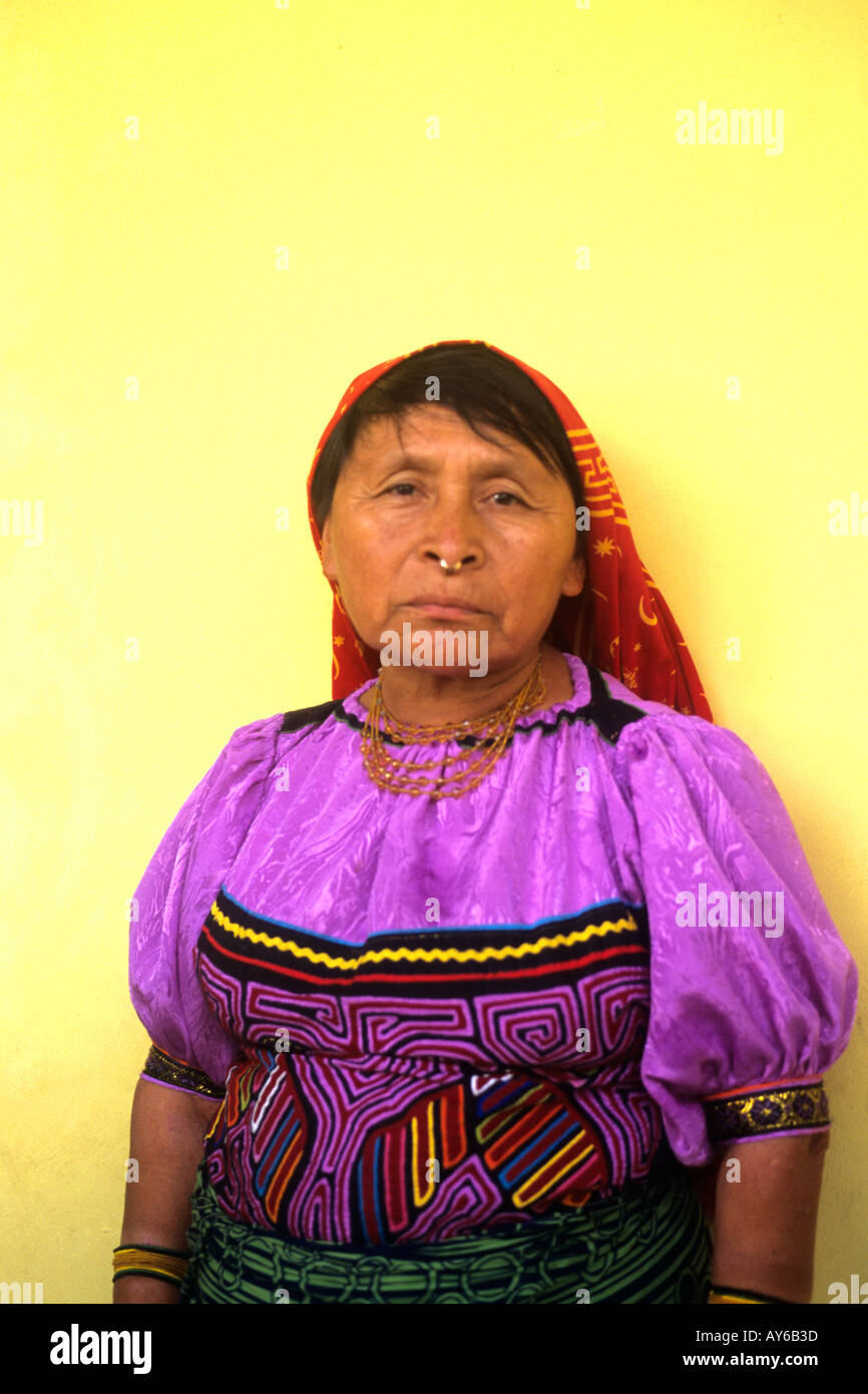 Kuna indianerinnen -Fotos und -Bildmaterial in hoher Auflösung – Alamy