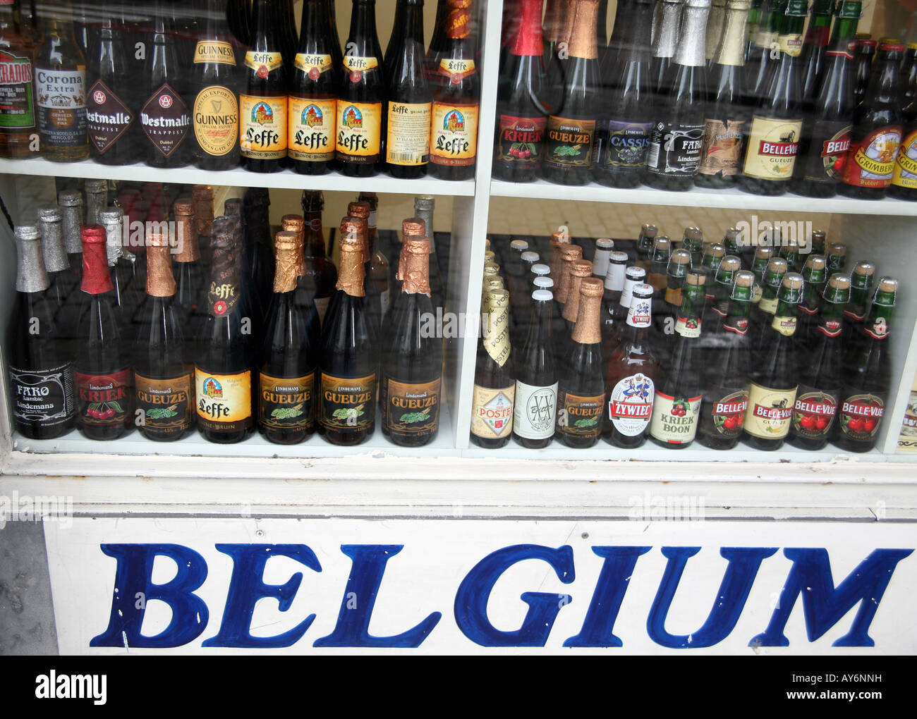 Beer flaschen sorten -Fotos und -Bildmaterial in hoher Auflösung – Alamy