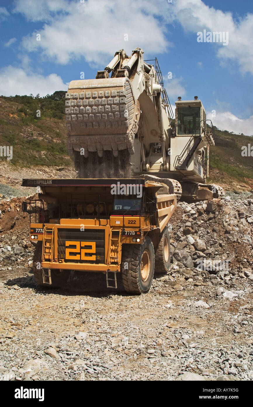 Liebherr bergbaufahrzeuge -Fotos und -Bildmaterial in hoher Auflösung ...
