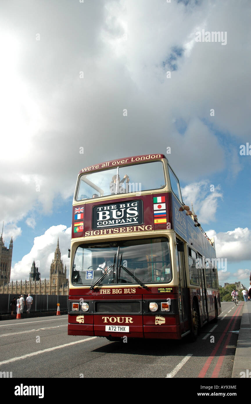 Big bus company -Fotos und -Bildmaterial in hoher Auflösung – Alamy