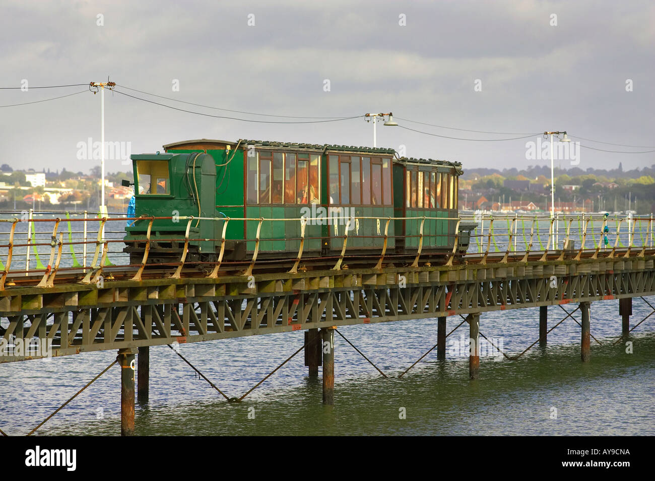 Pier eisenbahn -Fotos und -Bildmaterial in hoher Auflösung – Alamy