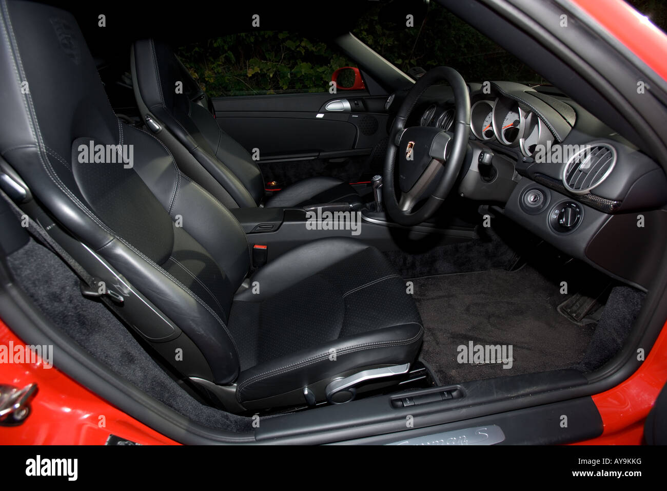 Porsche rot -Fotos und -Bildmaterial in hoher Auflösung – Alamy