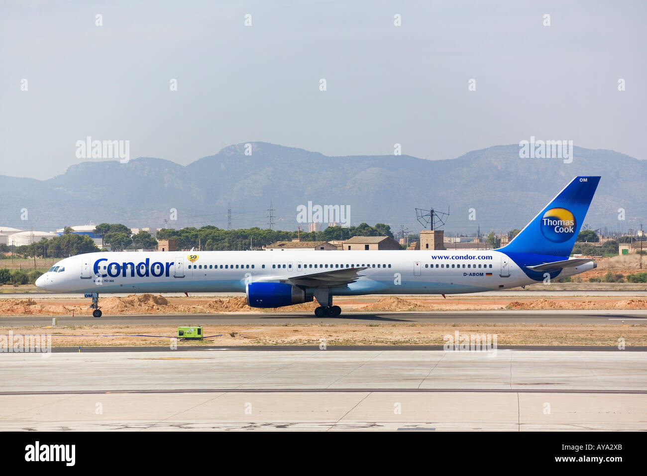 Ein Flugzeug der deutschen Fluggesellschaft Condor Stockfotografie - Alamy