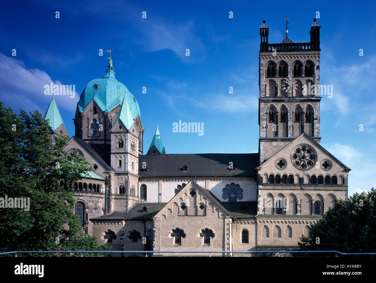 Neuss quirinus von -Fotos und -Bildmaterial in hoher Auflösung – Alamy