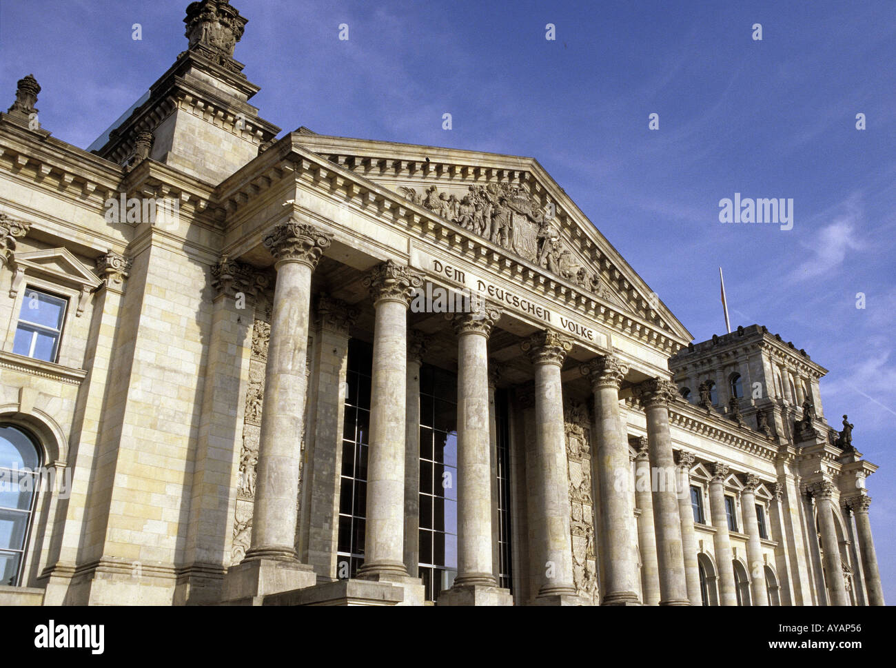 Giebel von reichstag -Fotos und -Bildmaterial in hoher Auflösung – Alamy
