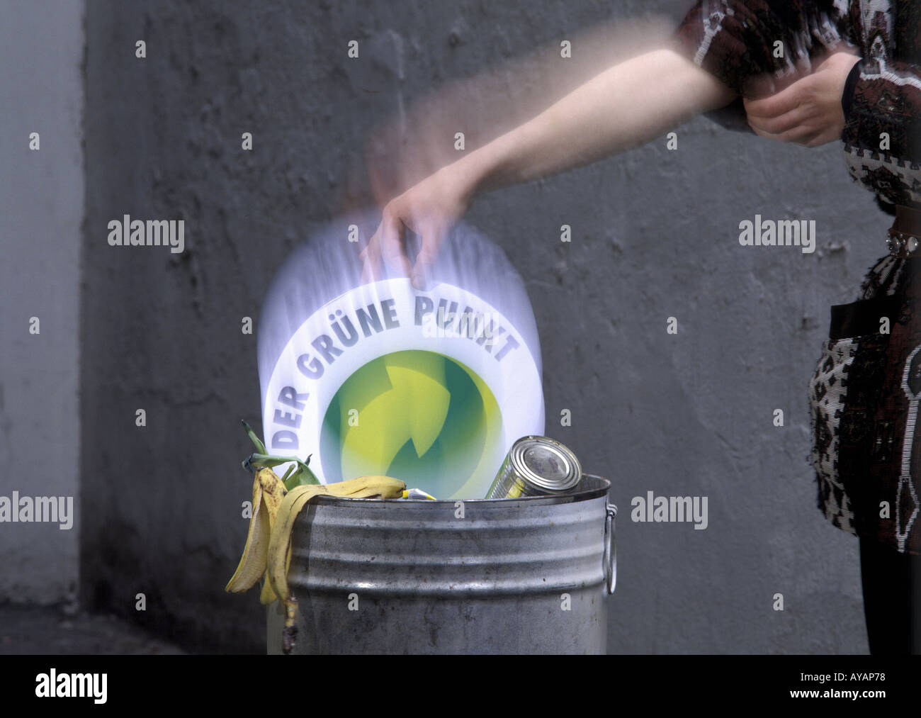 Der grune punkt -Fotos und -Bildmaterial in hoher Auflösung – Alamy