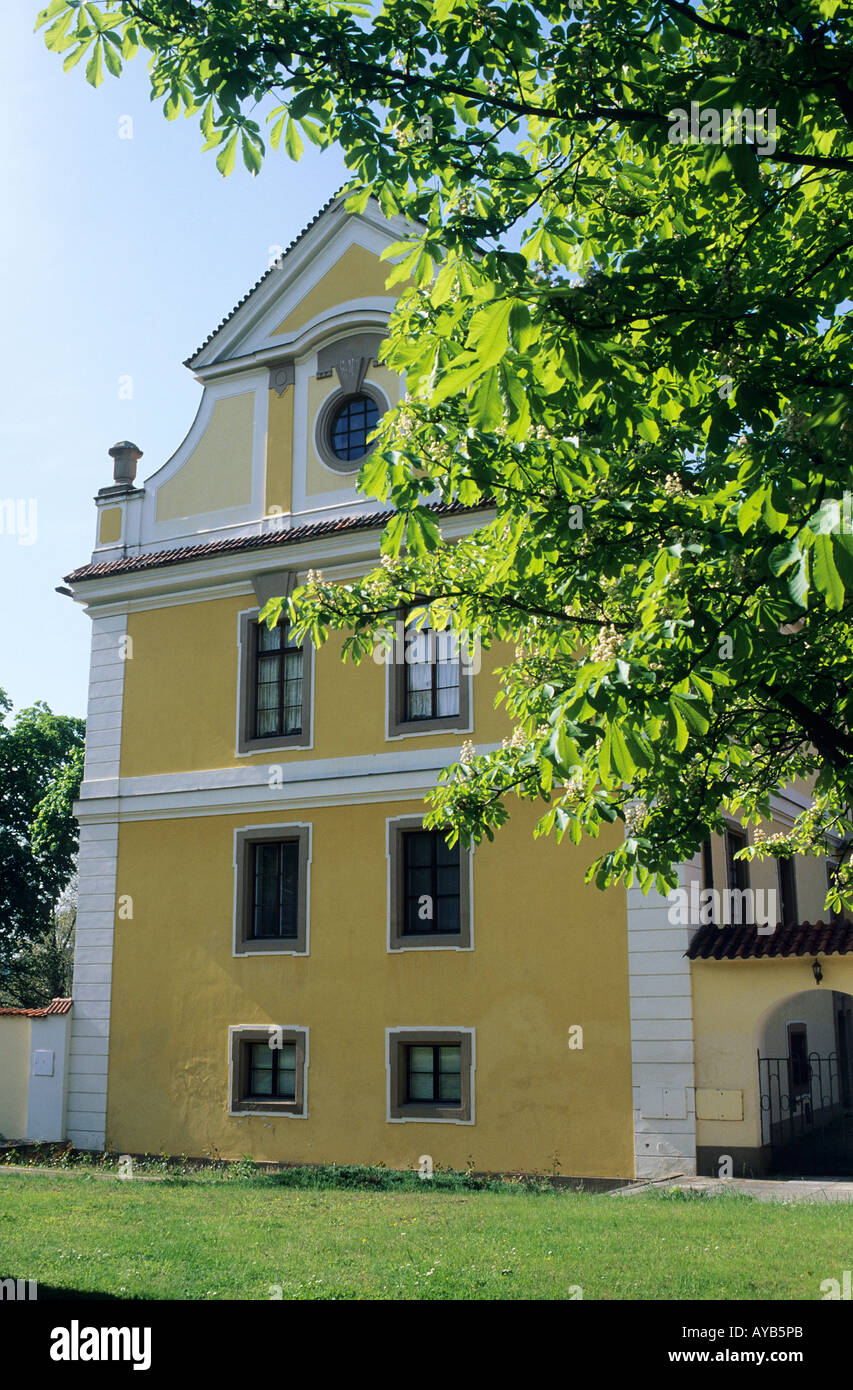Außenseite des Zbraslavsky Zamek in der Stadt von Zbraslav größere ...
