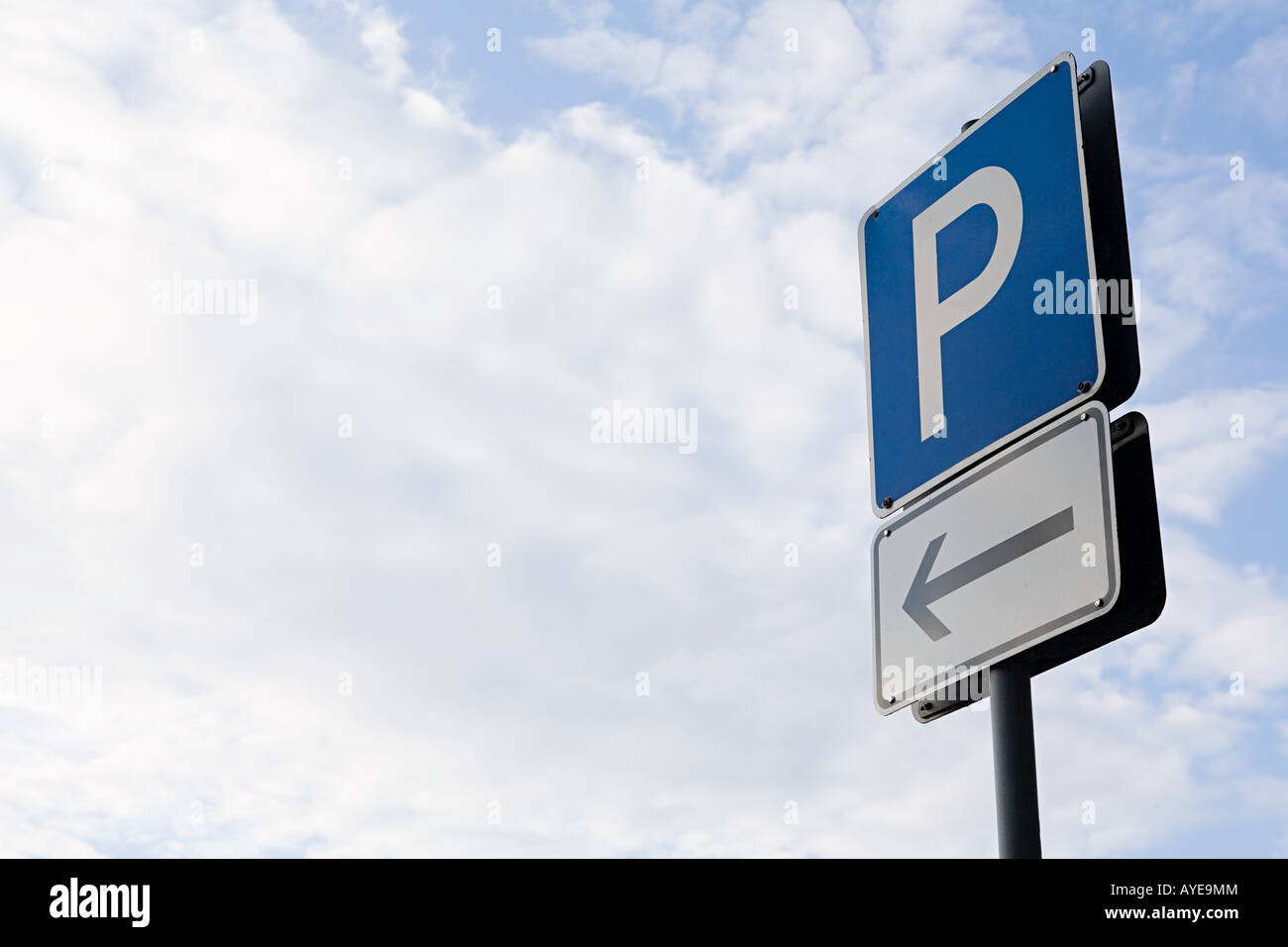 Parking lot sign -Fotos und -Bildmaterial in hoher Auflösung – Alamy