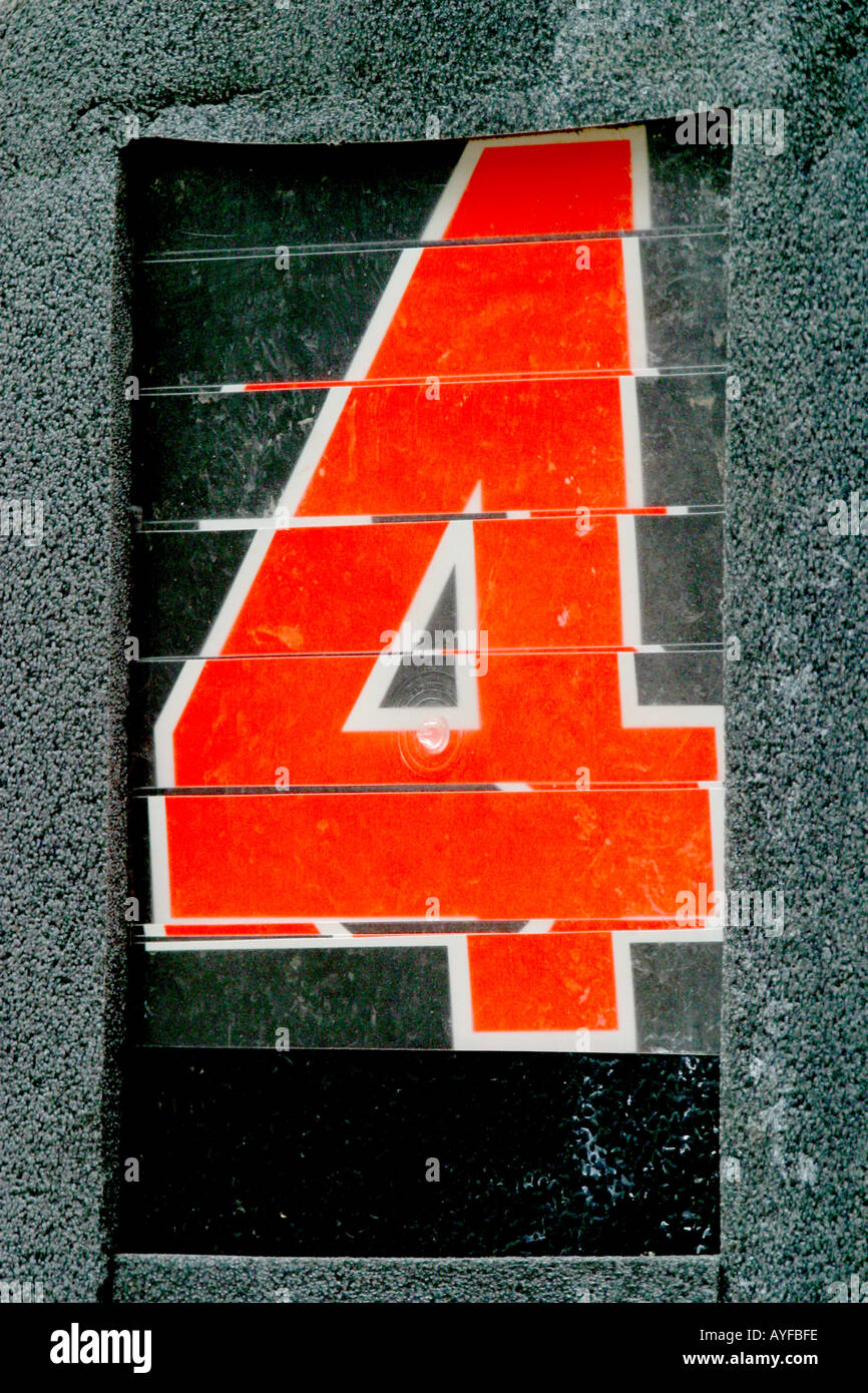 Schwarze ziffer 4 -Fotos und -Bildmaterial in hoher Auflösung – Alamy