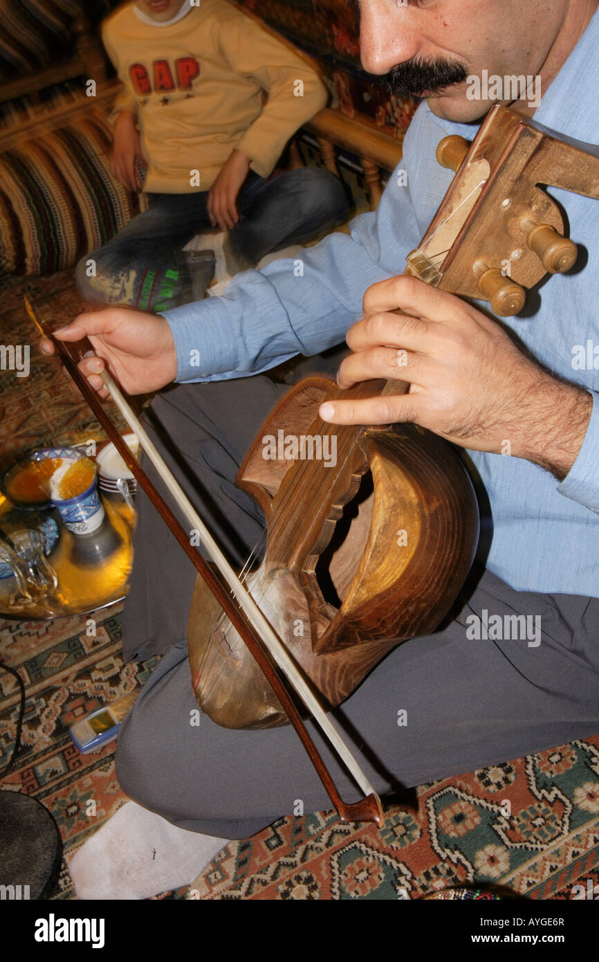 Persian Music Stockfotos und -bilder Kaufen - Alamy