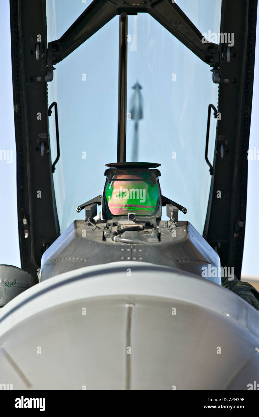 High tech cockpit -Fotos und -Bildmaterial in hoher Auflösung – Alamy