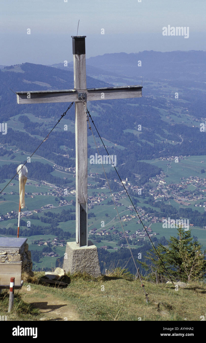 Kreuz Auf Berg Stockfotos und -bilder Kaufen - Alamy