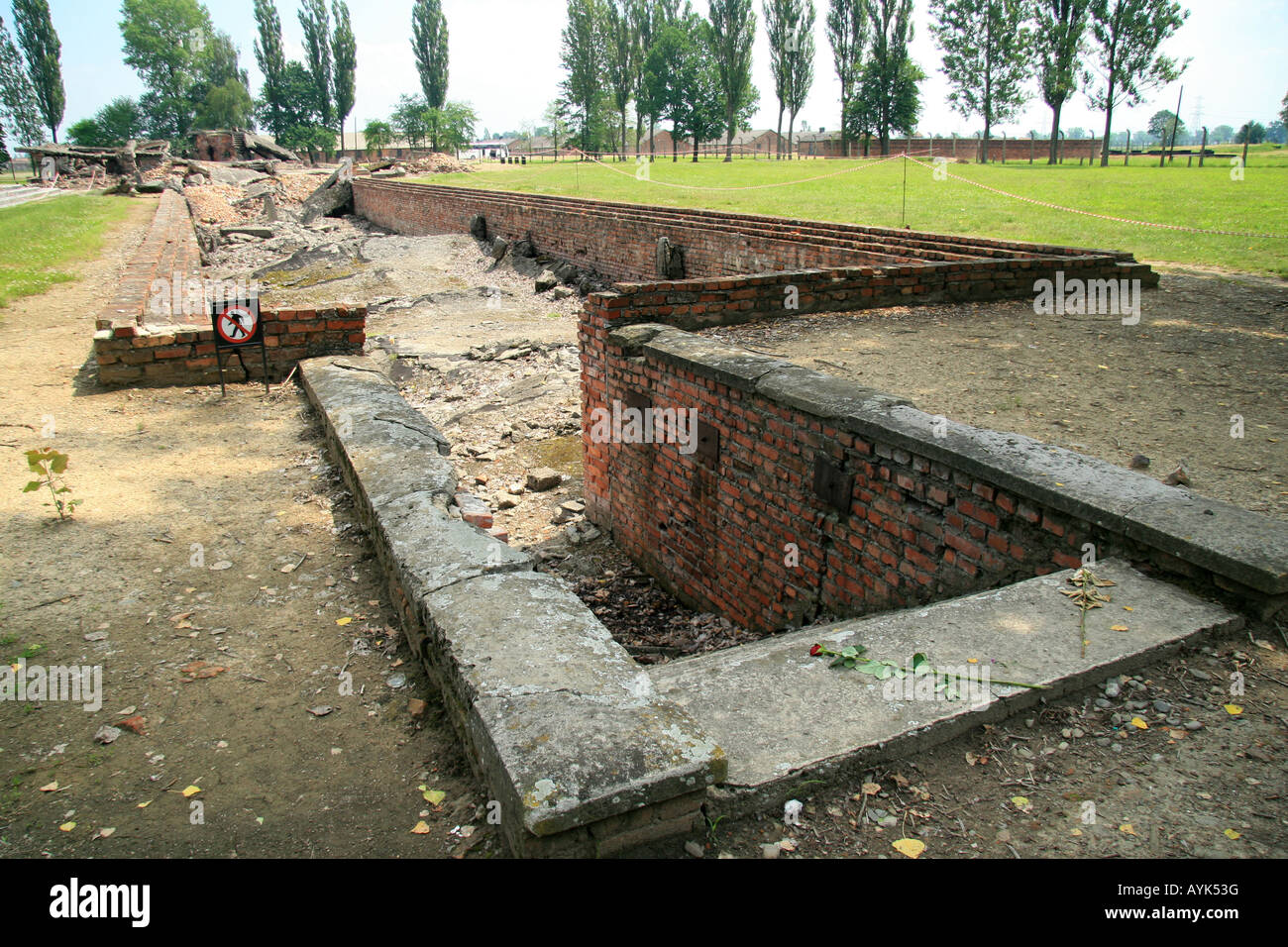Schritte zum auschwitz konzentrationslager -Fotos und -Bildmaterial in ...