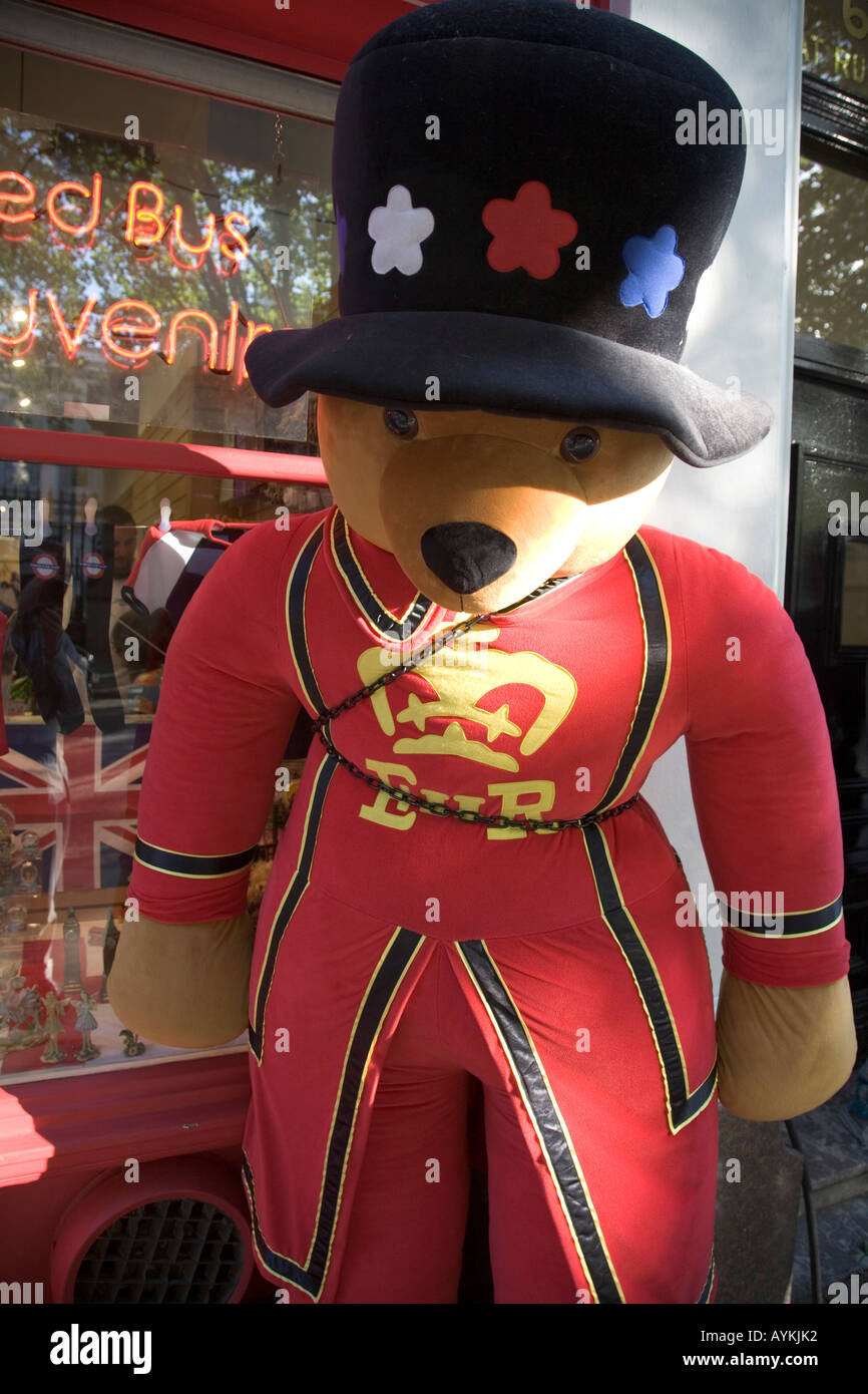 Souvenir london teddy -Fotos und -Bildmaterial in hoher Auflösung – Alamy